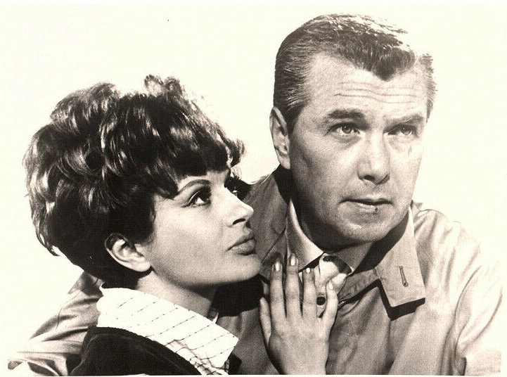 Jennifer Jayne, Robert Hutton