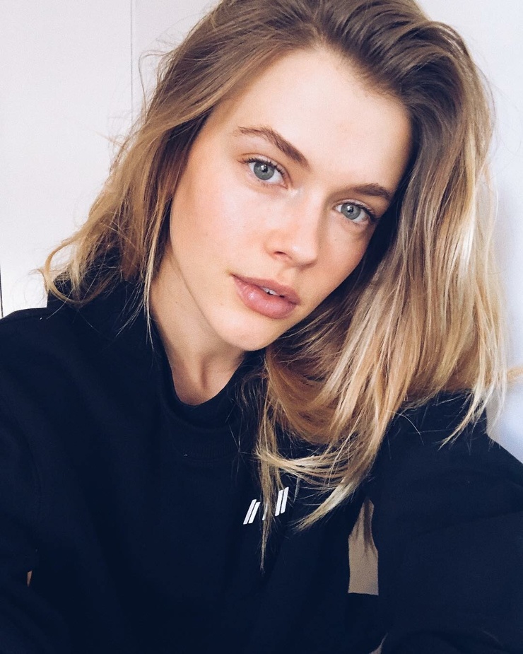 Picture of Victoria Lee