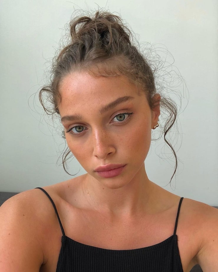 Image of Talia Wallis