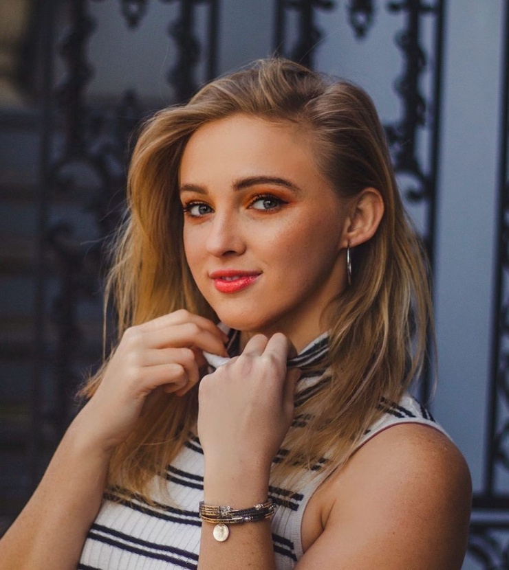 Picture of Michaela Lee