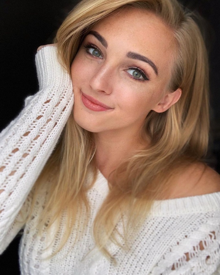 Picture of Michaela Lee