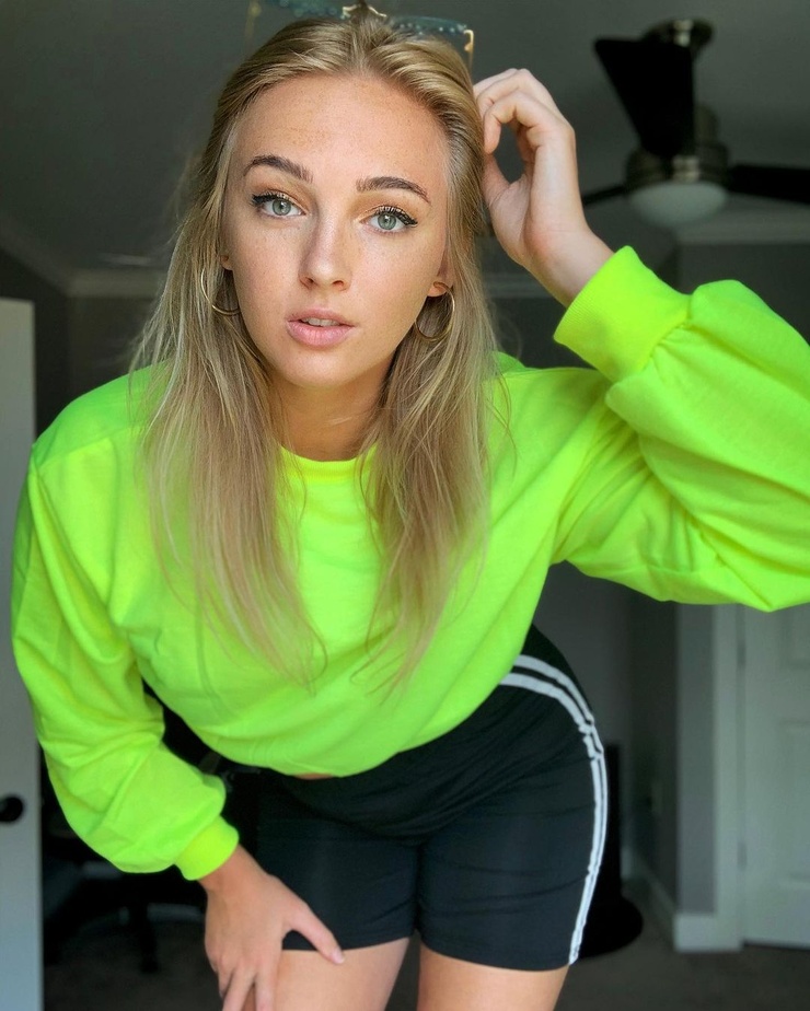 Picture of Michaela Lee