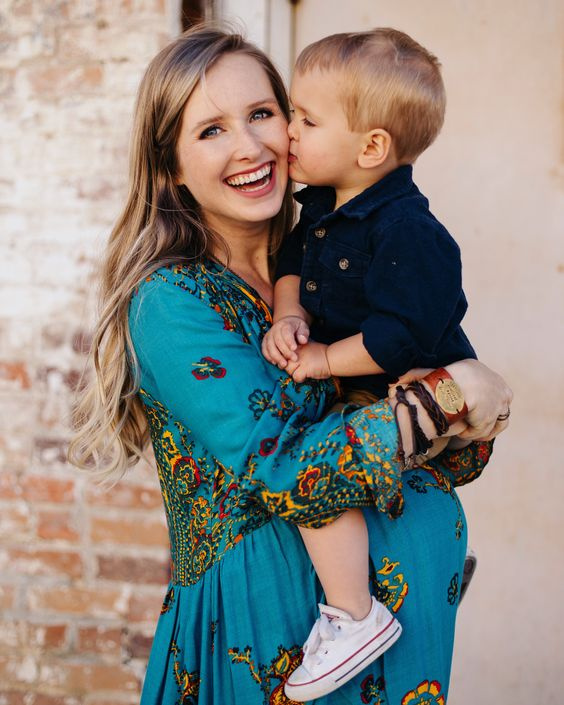 Kristen Young picture