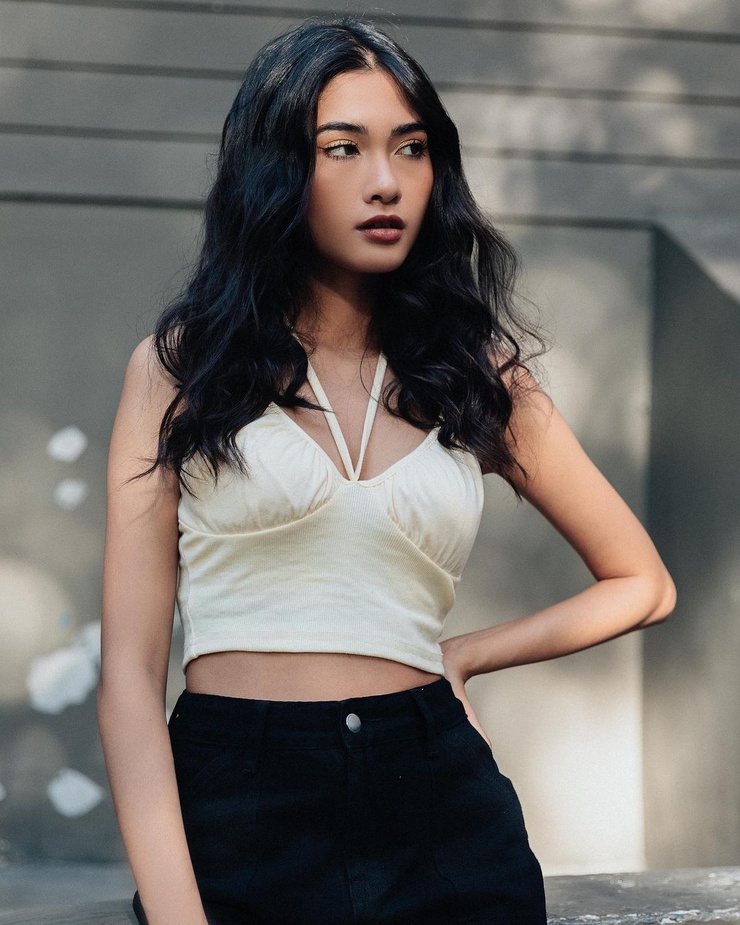 Thuzar Wint Lwin picture