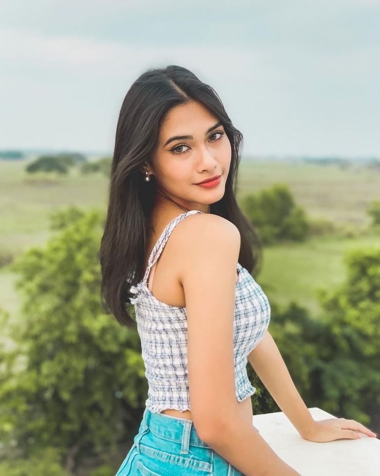 Thuzar Wint Lwin picture