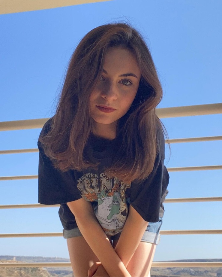 Picture of Lara McDonnell