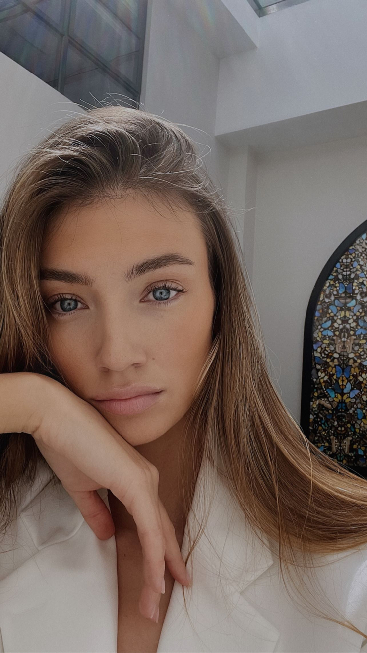 Lorena RAE image
