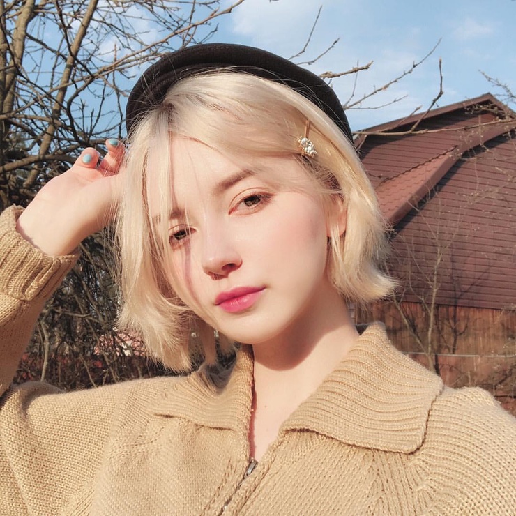 Maria Zolotova picture