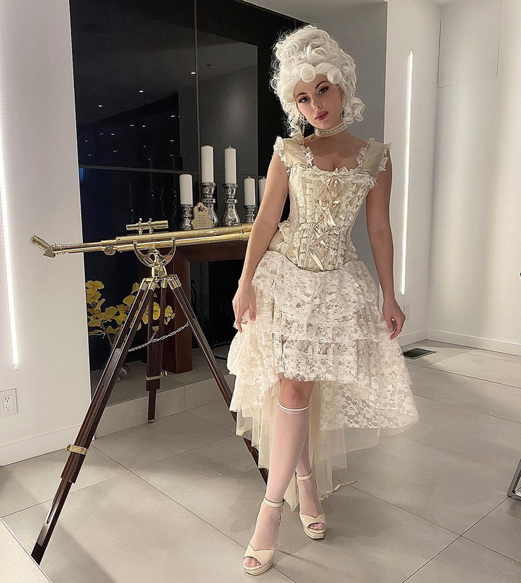 Picture of Lyssa Roberts