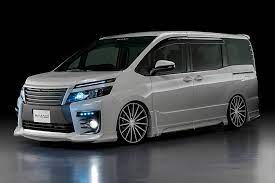 toyota voxy white