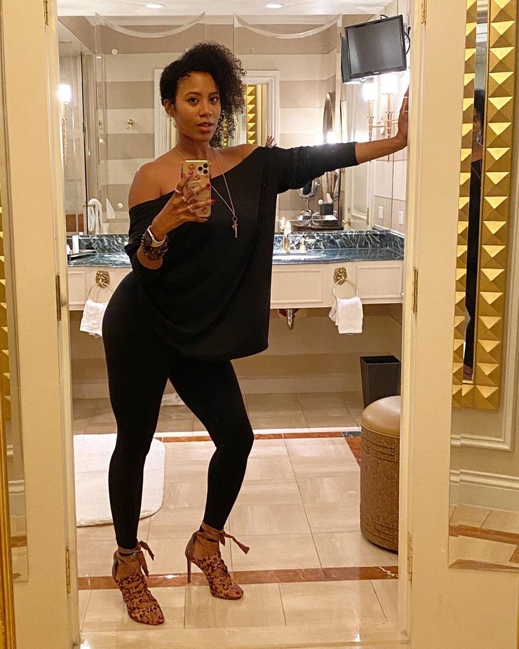 Stephanie Charles picture