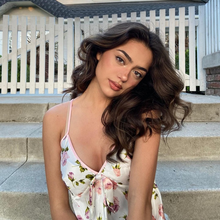 Picture of Nailea Devora