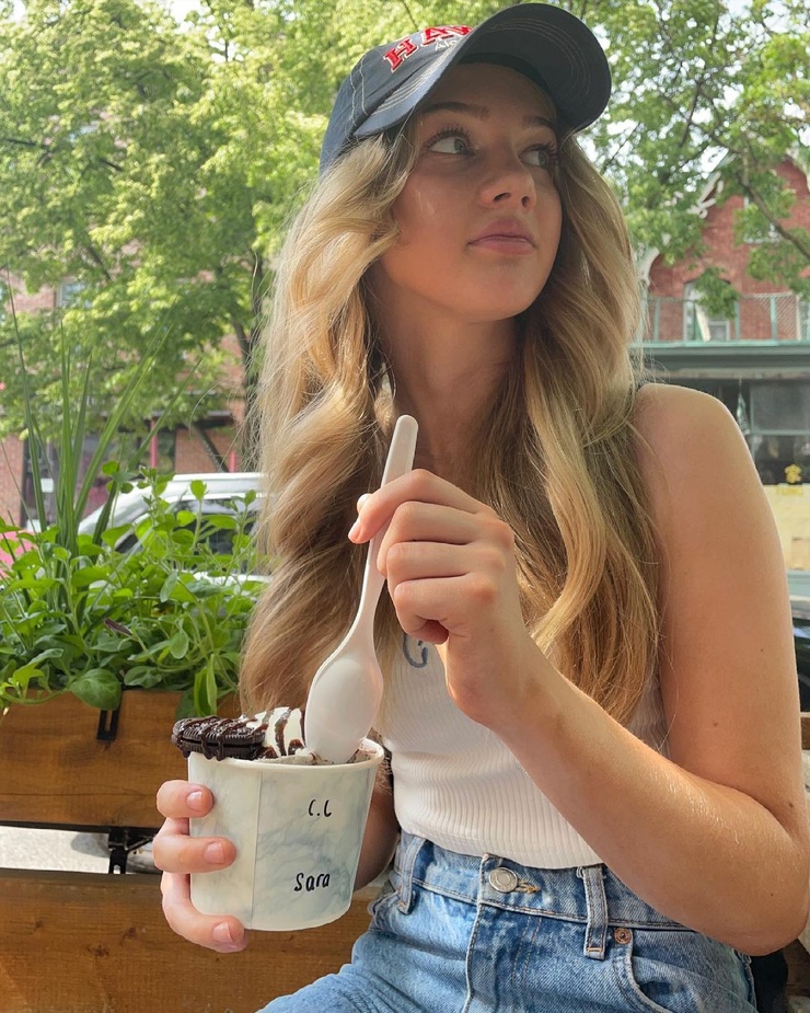 Picture of Sarah Abbott