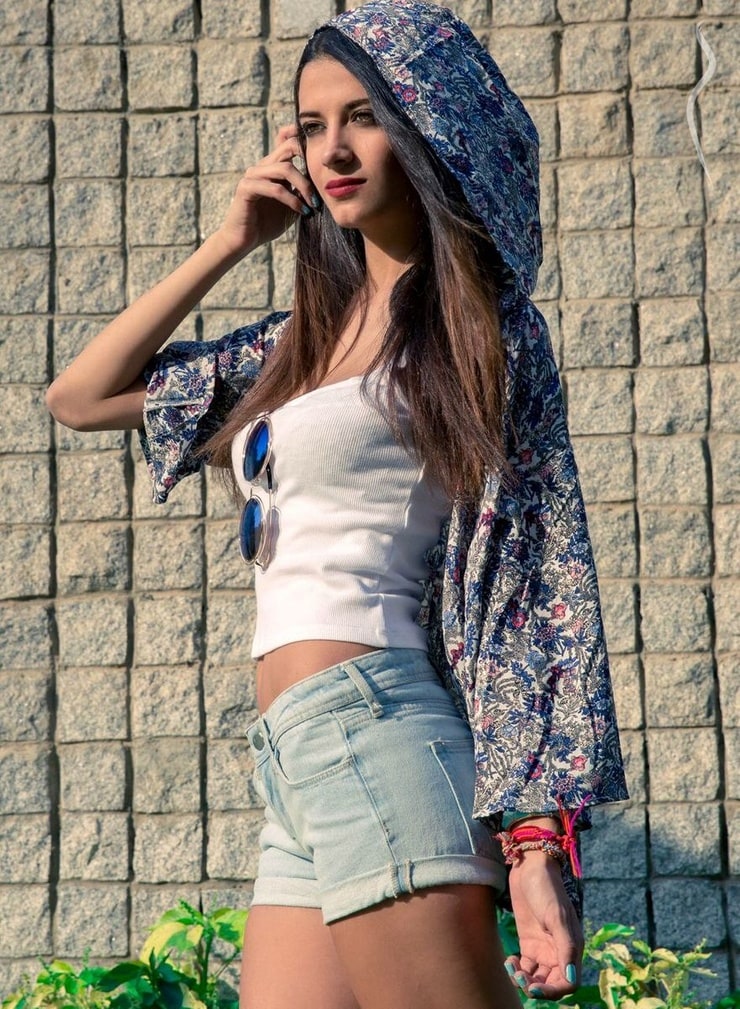 Picture of Lara Riad
