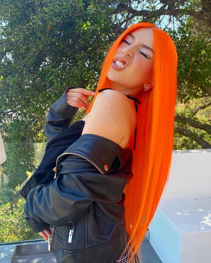 Ava Max image