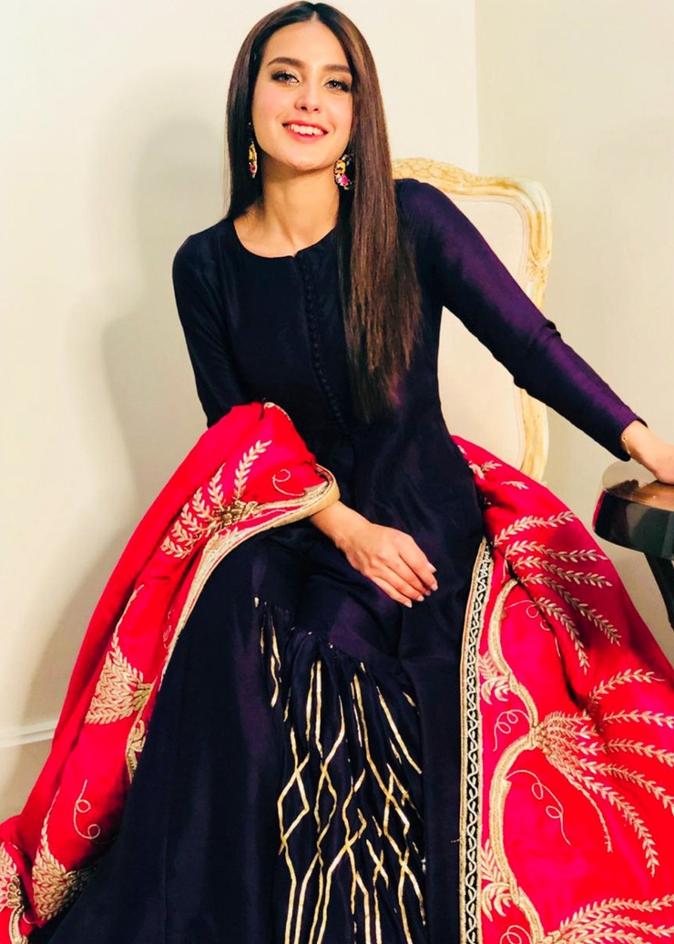 Image of Iqra Aziz