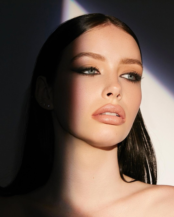 Picture of Ava Lowe