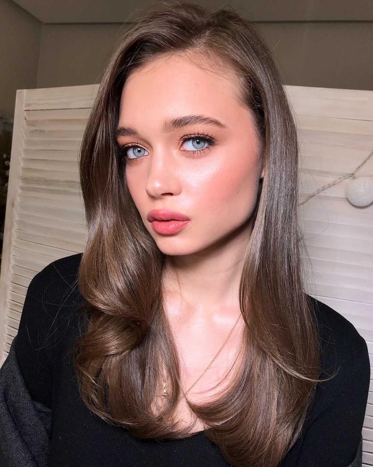 Veronica Oleynik image