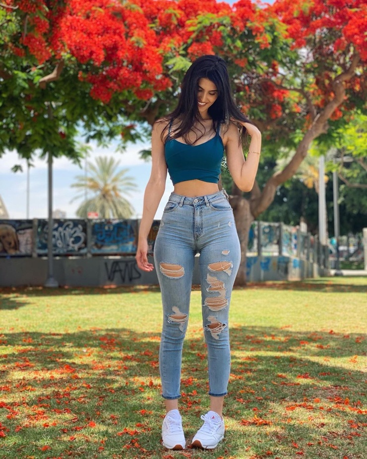 Yael Cohen (model) picture