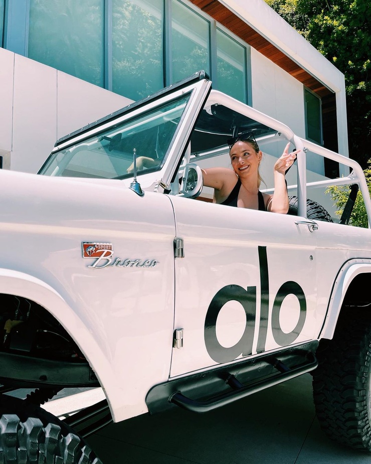 Raine Michaels image