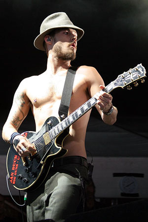 Daniel Johns image