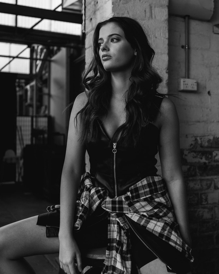 Picture of taya brooks