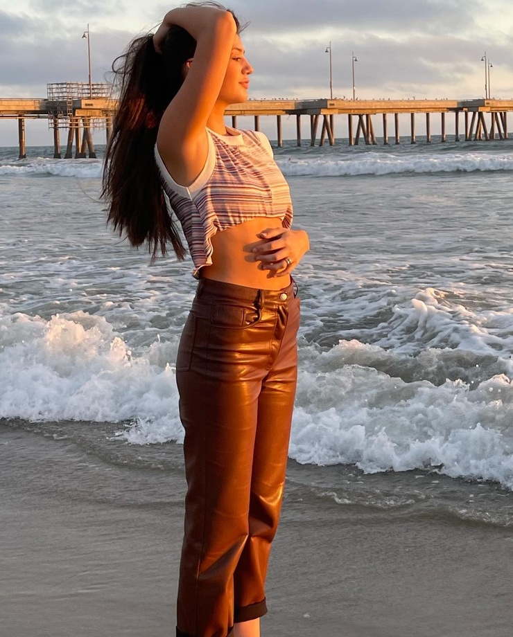 Picture Of Elliana Roullier