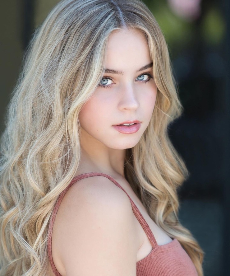 Image of Alexa Robertson