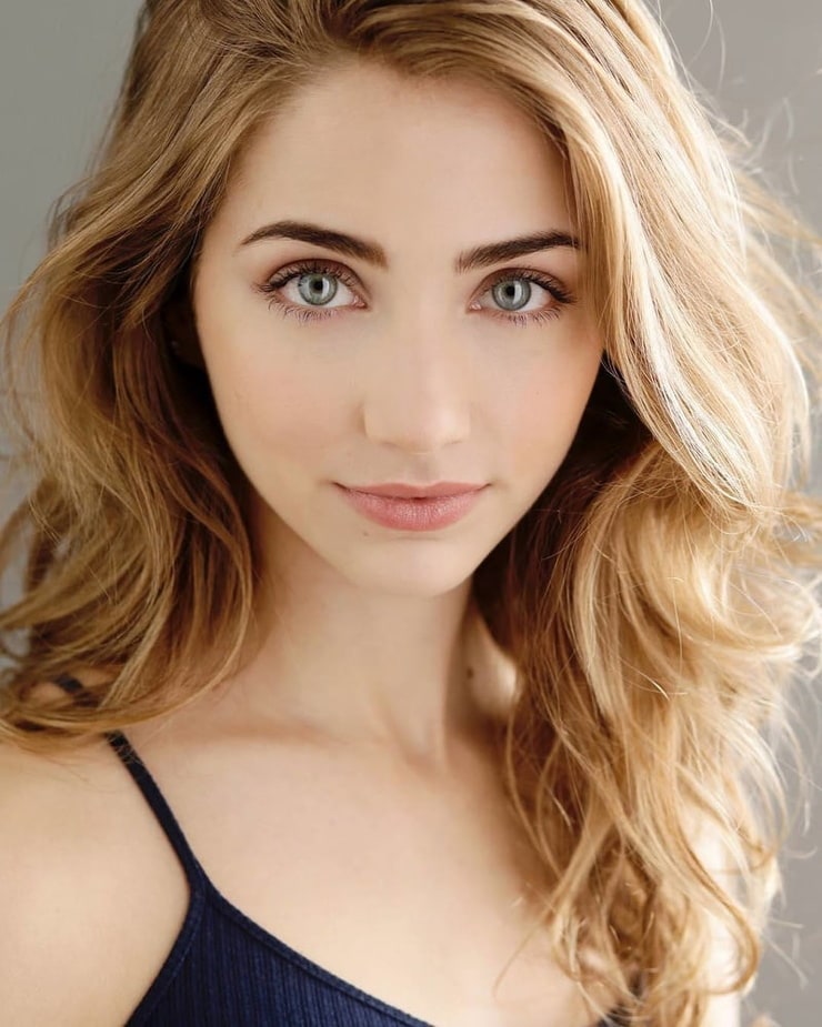Picture of Emily Rudd