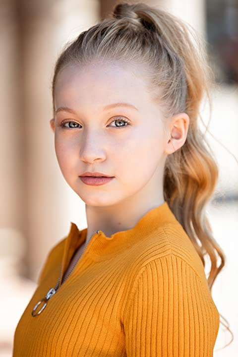 Picture of Abigail Zoe Lewis