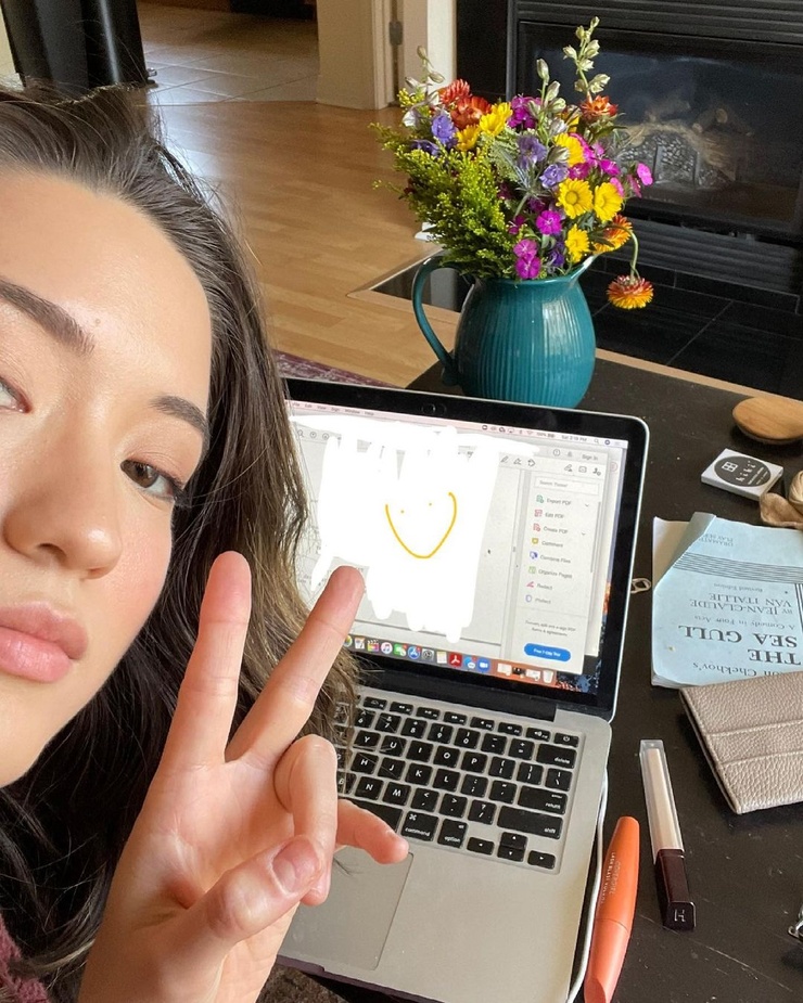 Reina Hardesty image