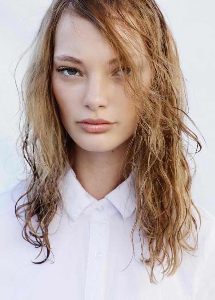 Bethany De Waal picture