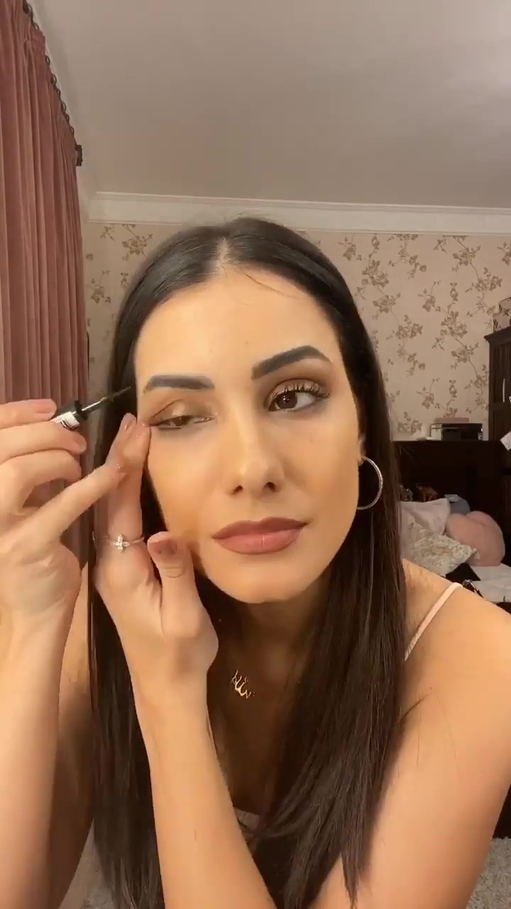 Zayneb Azzam picture