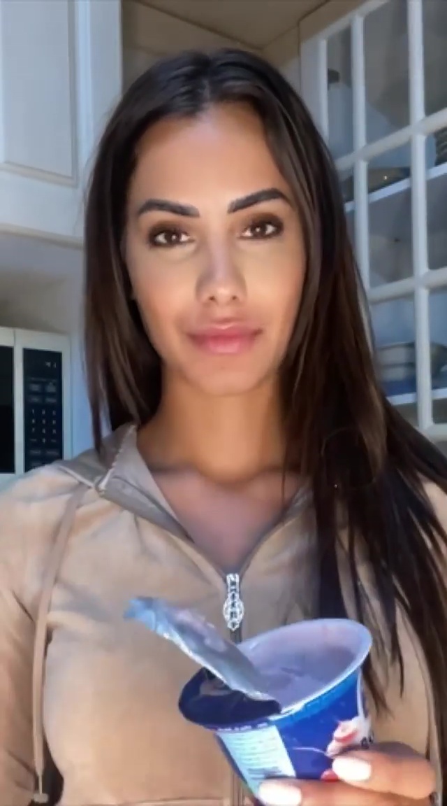 Picture of Zayneb Azzam