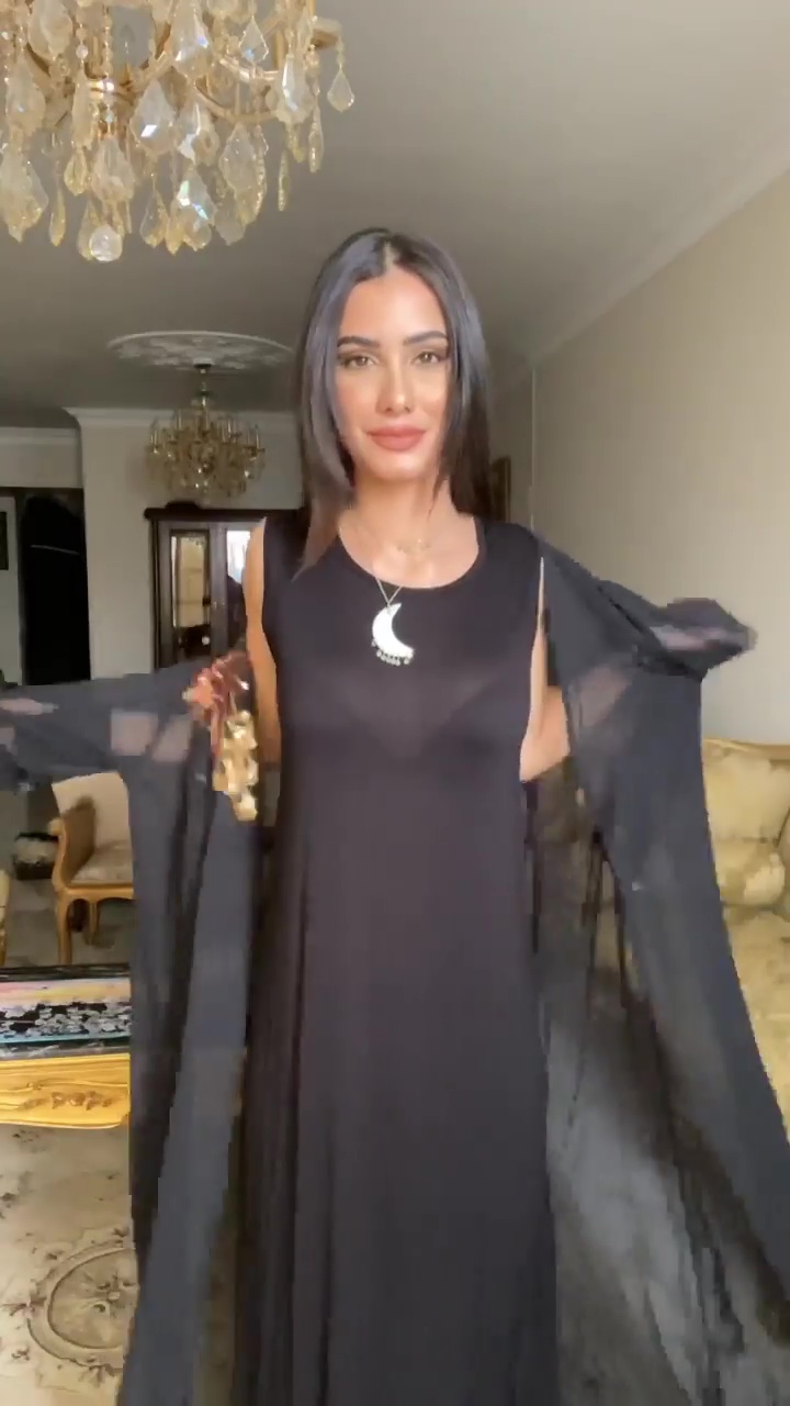 Picture of Zayneb Azzam