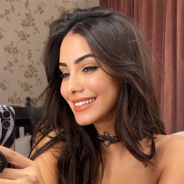 Picture of Zayneb Azzam