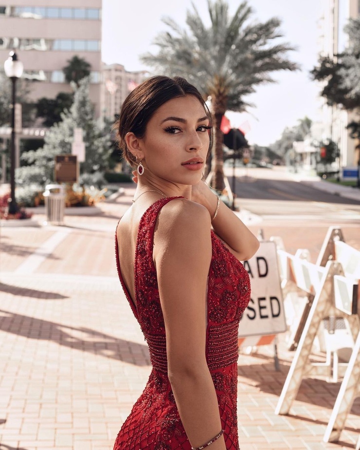 Picture of Alexandra Nicole