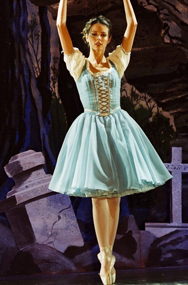 Picture of Amy Acker