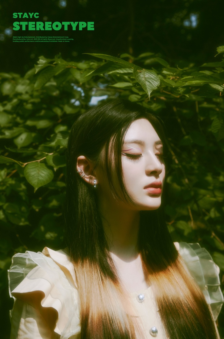 Picture of Seeun (STAYC)