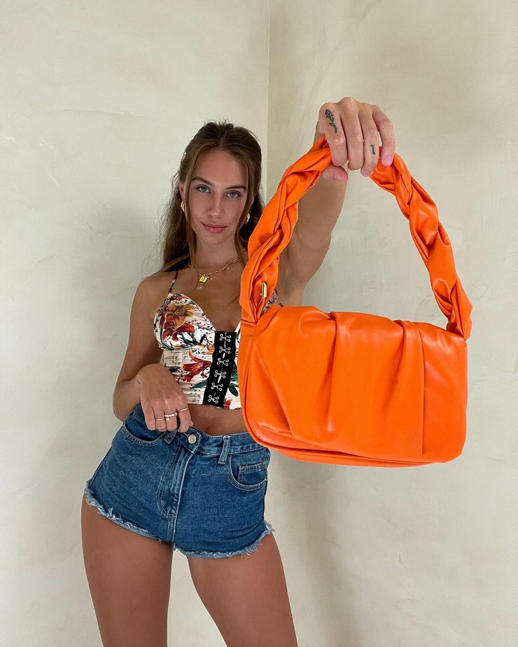 Picture of Brit Manuela (model)