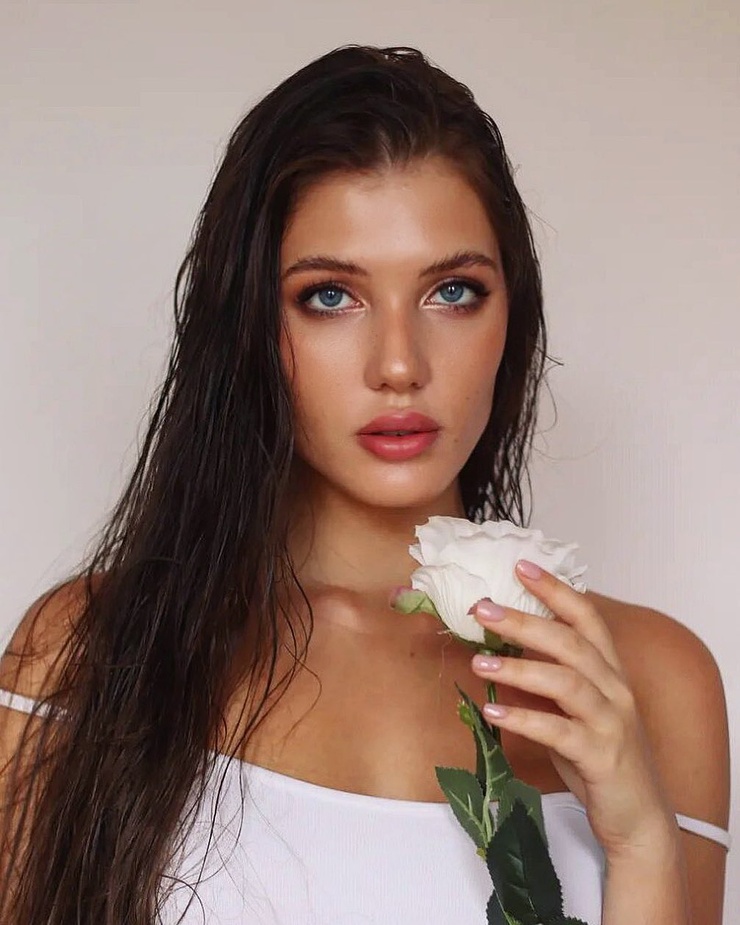 Picture of Alina Enero