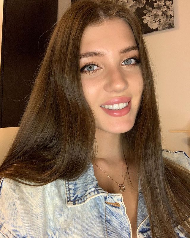 Picture of Alina Enero