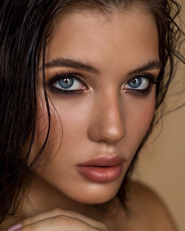 Picture of Alina Enero