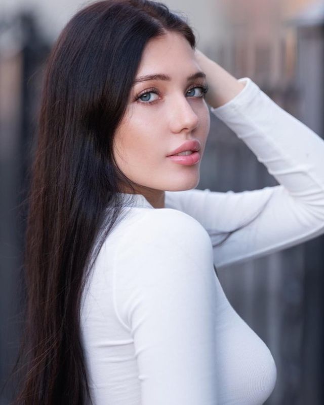 Picture of Alina Enero