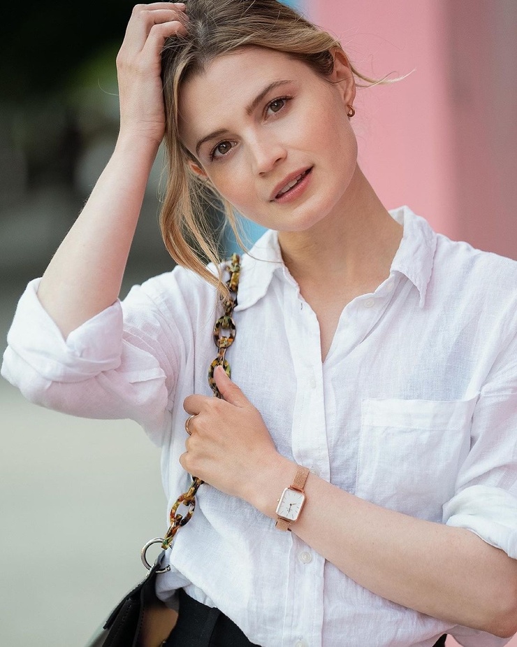 Meganne Young image