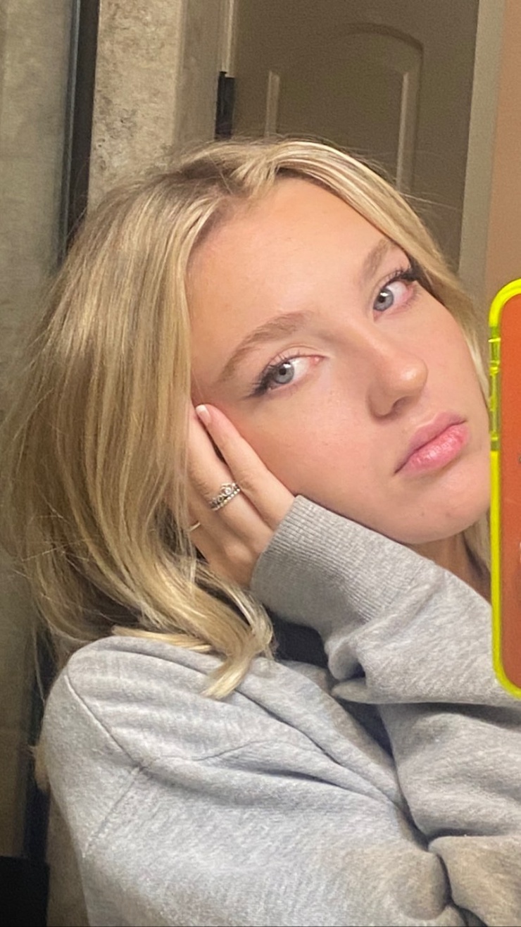 Picture of Brynn Rumfallo