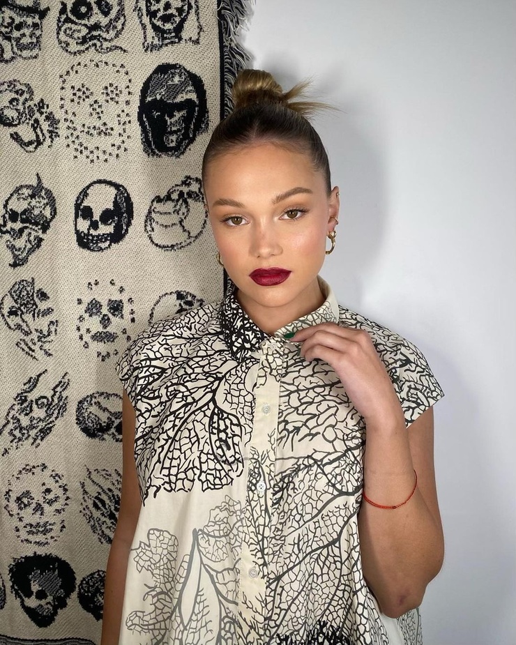 Picture of Olivia Holt