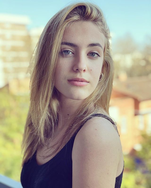 Picture of Lia Hill