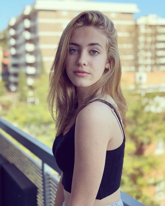 Picture of Lia Hill