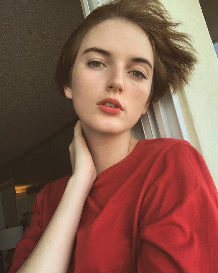 Picture of Olivia Martin (model)